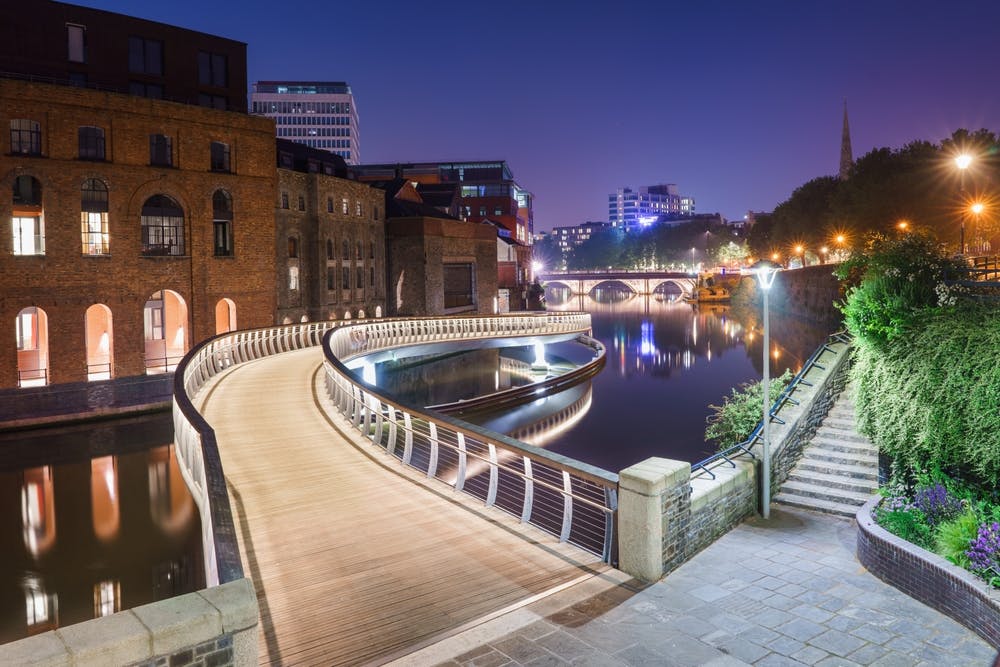 Simmons stuns Bristol market with stratospheric NQ pay rise - The ...